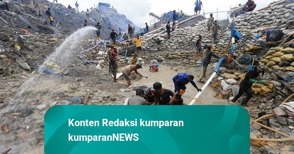 Penambang Sudah Mulai Turun dari Gunung Botak Buru | kumparan.com